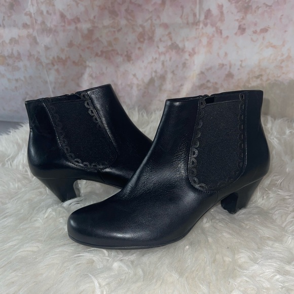 Umberto Raffini | Shoes | Umberto Raffini Leather Ankle Boots Sz 7 ...
